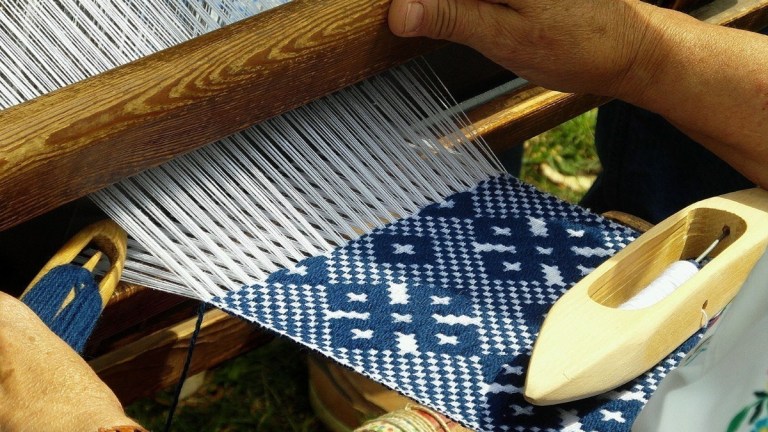 Hand Weaving and Cloth Design by Marianne Straub - Encyclopedia of Design