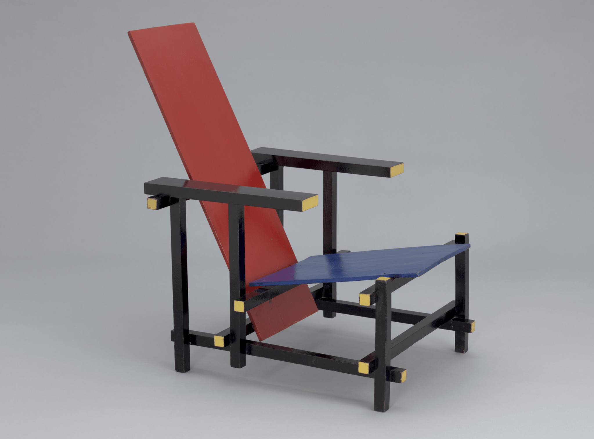 Red and Blue Armchair by Gerrit Rietveld | Design Classic