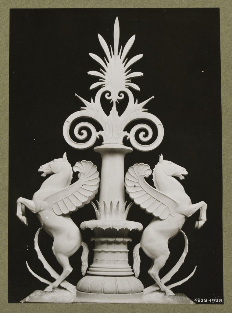 Acroter - a Pedestal for a Statue - Encyclopedia of Design