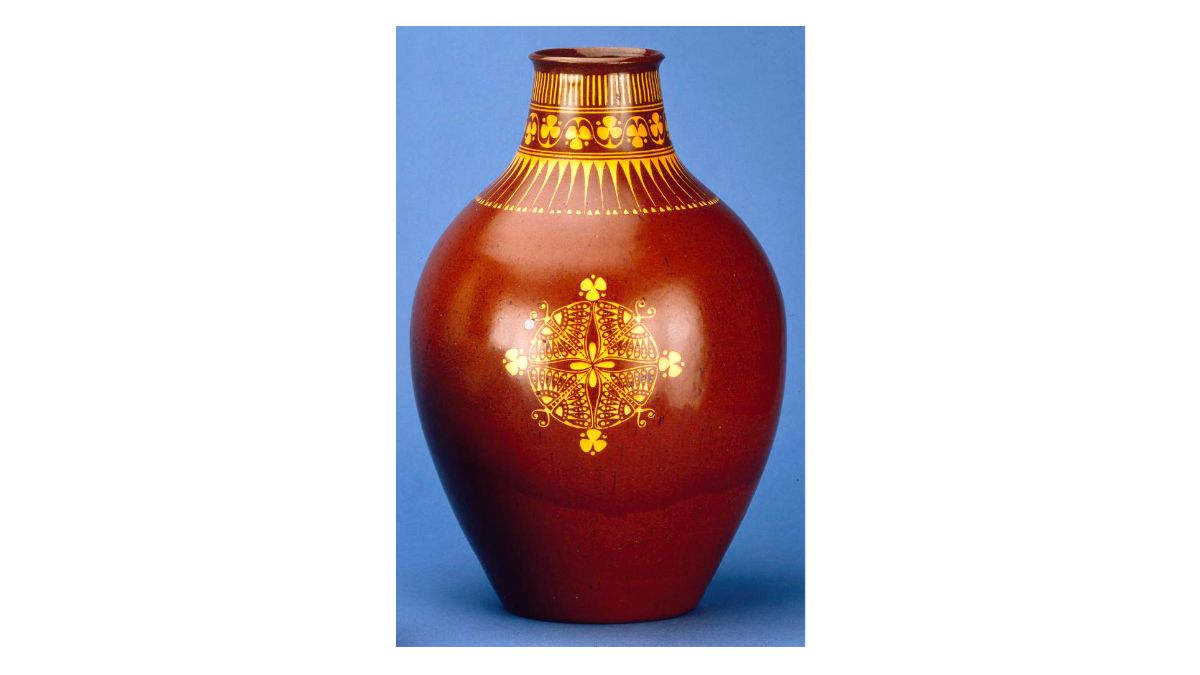 The Dark Coloured Vases of Amstelhoek Pottery - Encyclopedia of Design