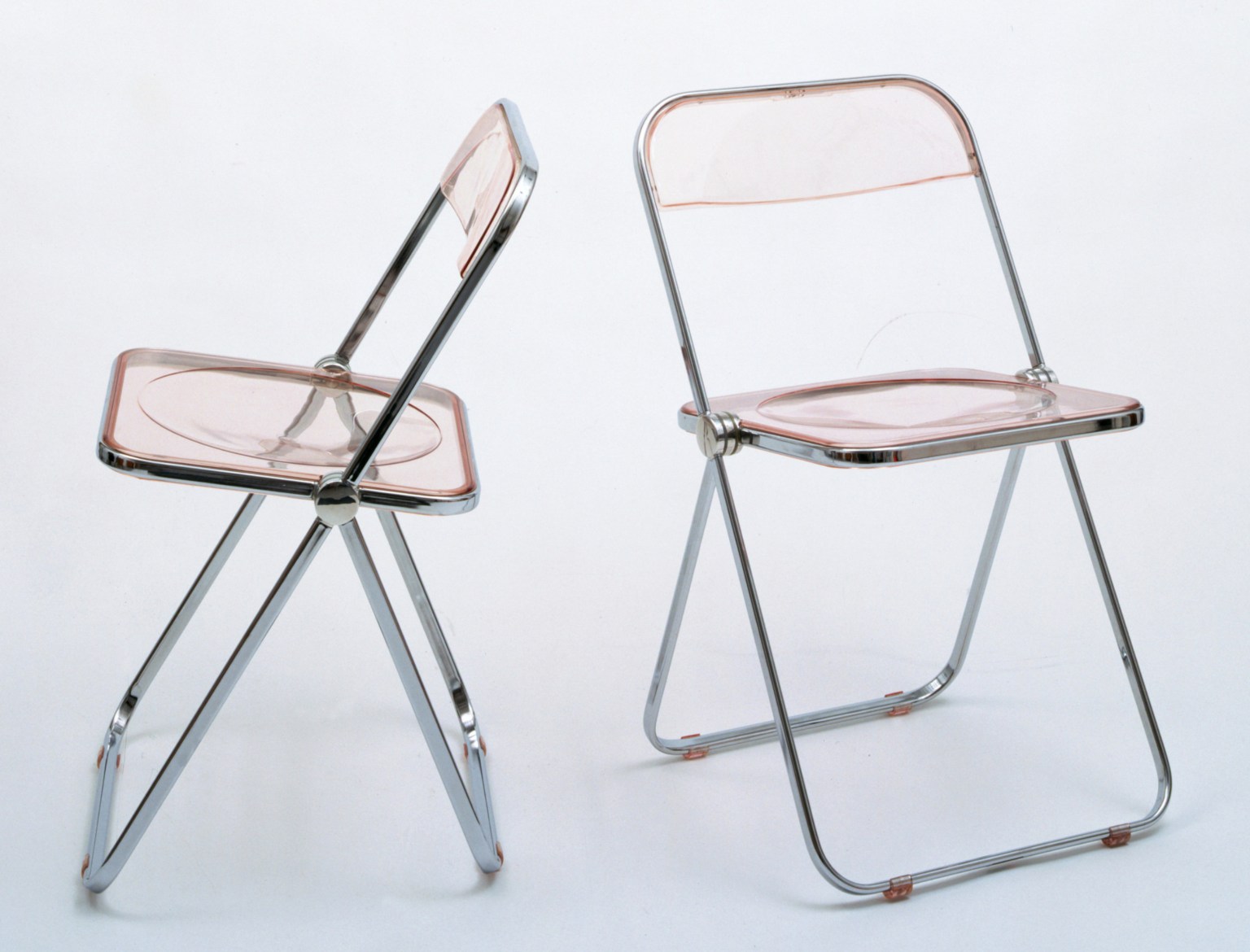 Plia Folding Chair by Giancarlo Piretti - Encyclopedia of Design