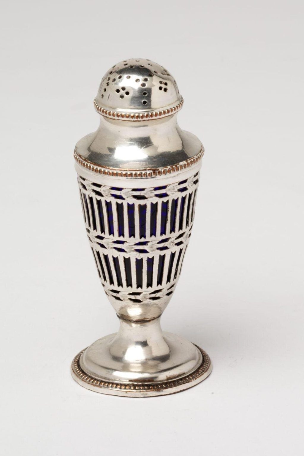 Muffineers: The Elegant Art of Dining in the 18th and 19th Centuries ...