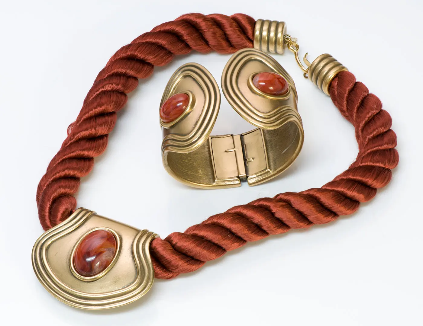 Jewellery in the Age of Modernism 1918-1940: Adornment and Beyond ...