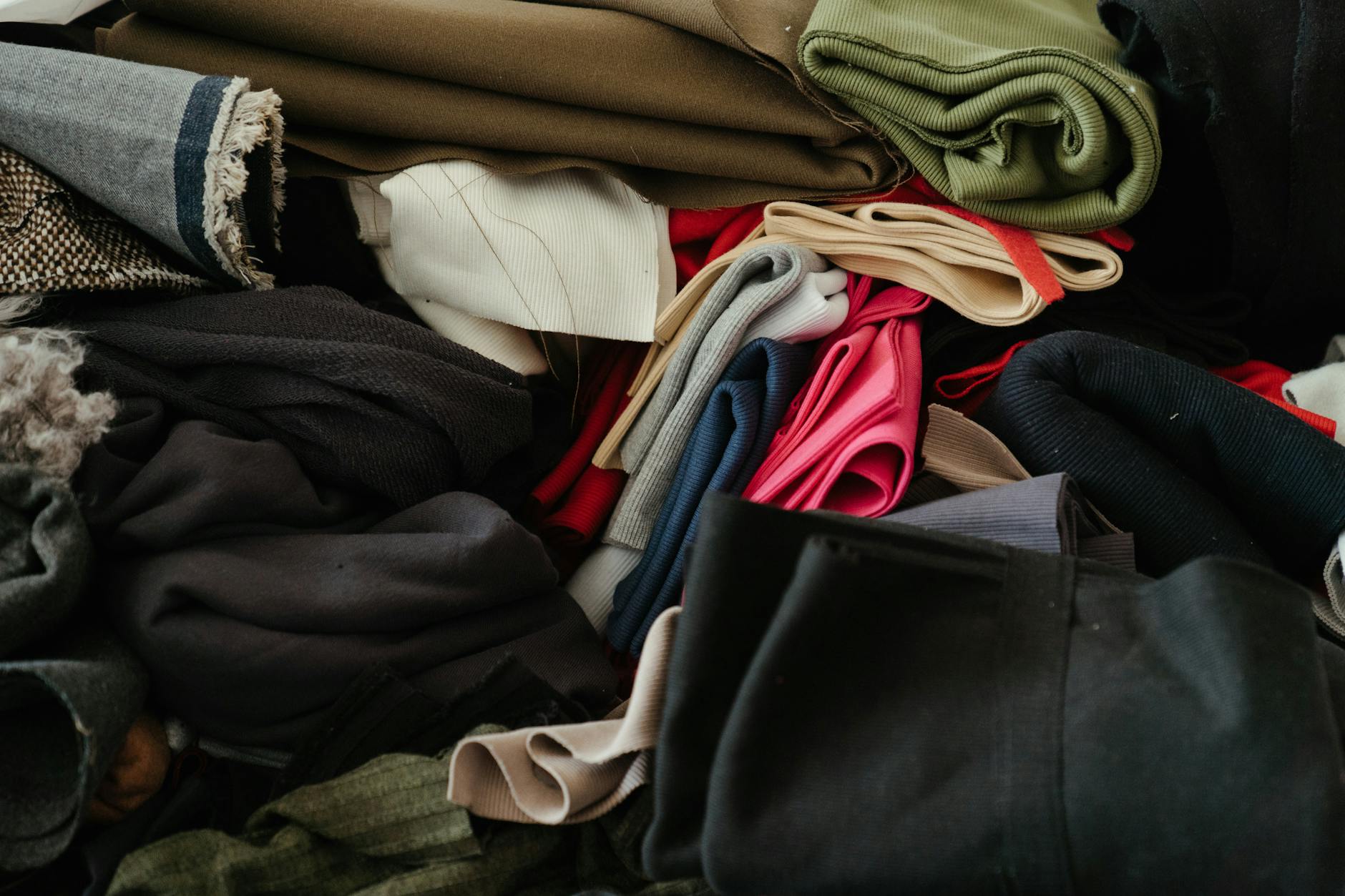 From DuPont to Courtaulds: The Pioneers of Synthetic Fabrics